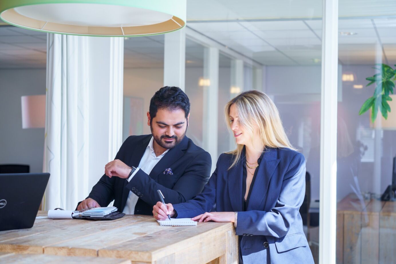 How to Manage International Distributors